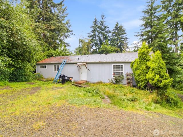 1661 th Street Ct E