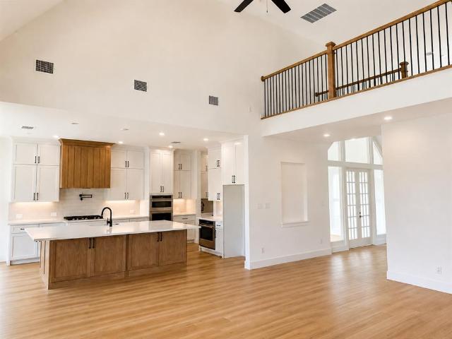 1661 Wentworth Lane