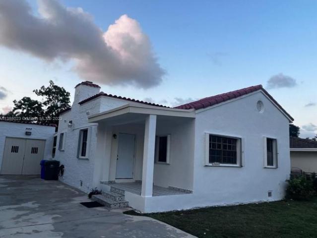 1661 14th St SW, Miami, FL 33145