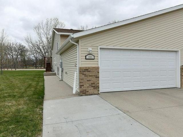 1661 6th St W, West Fargo, ND 58078