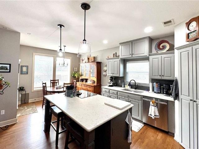 16623 W 172nd Ter, Olathe, KS 66062 | MLS #2601 | Compass