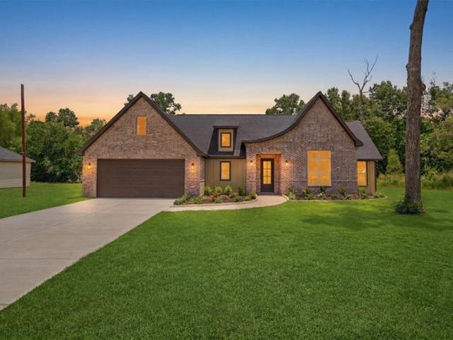 16629 Avery St, Conroe, TX 77302