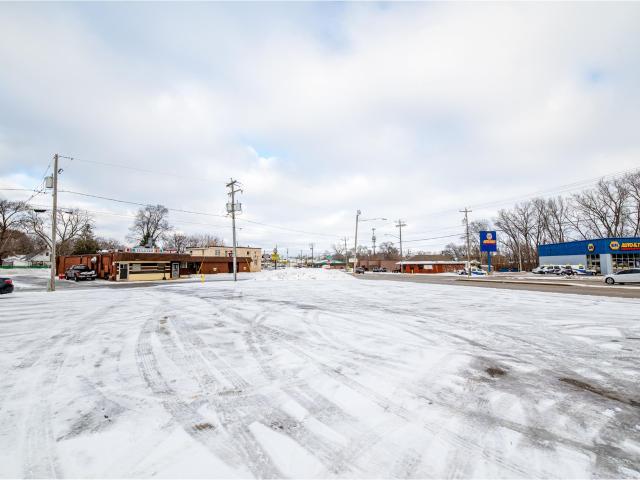 1662 MAIN Street