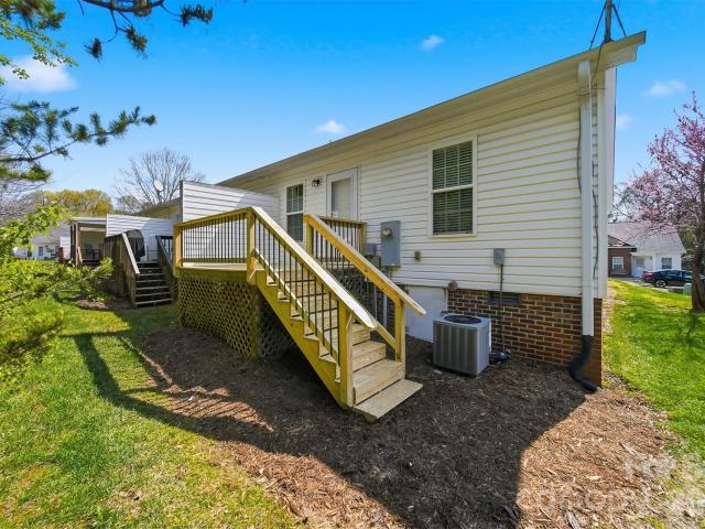 1662 Golden Cedar Ln, Newton, NC 28658 | MLS #4359 | Compass