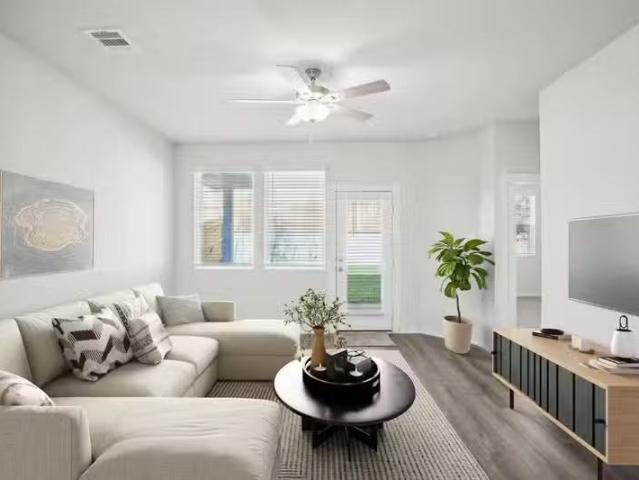 1662 Shae Oak Ln, Conroe, TX 77304
