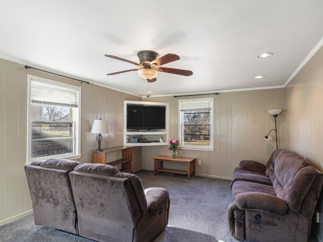 1662 Valley Rd