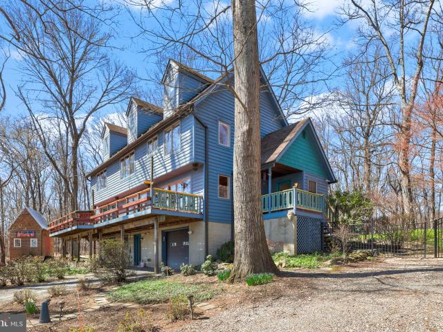 16633 Woodchase Ln, Round Hill, VA 20141 | MLS #VALO2112 | Compass