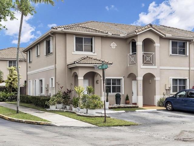 16637 NW 73rd Pl, Miami Lakes, FL 33014