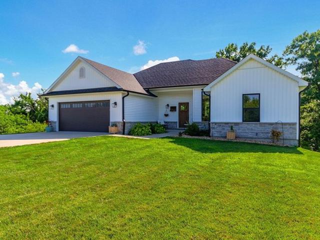 16636 Kimber Ridge Ct, Boonville, MO 65233