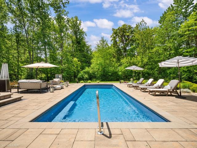 16636 Lakeshore Road