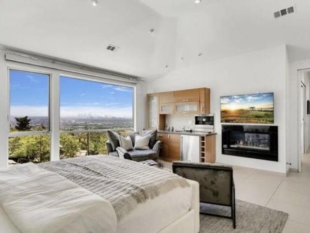 1663 N Crescent Heights Blvd, Los Angeles, CA 90069