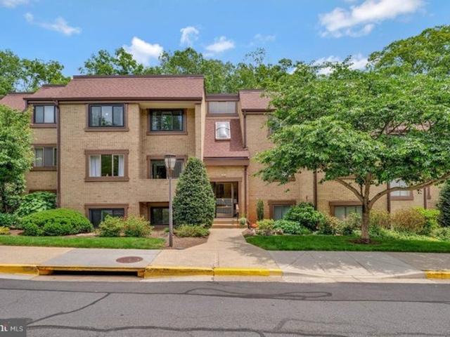 1663 Parkcrest Cir Apt 200, Reston, VA 20190