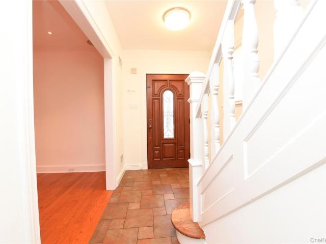 166 3 rd Avenue