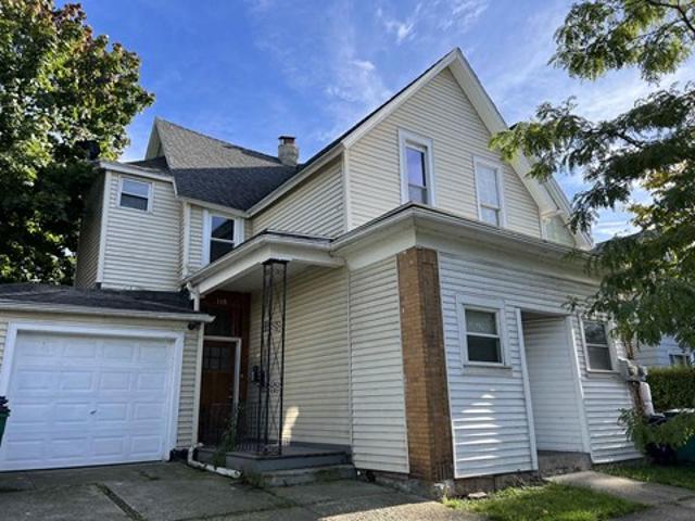 166 168 Fernwood Ave. 2 Bedrooms, 1 Bathroom