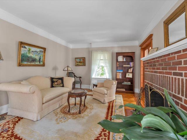 166 1 rd Avenue | Compass