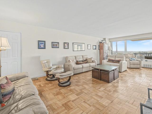 166 25 powells cove blvd 15G