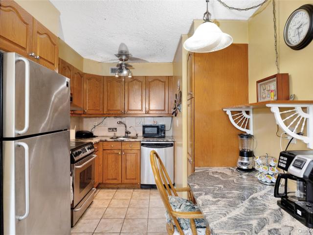 166 31 9th Avenue, Unit 6A