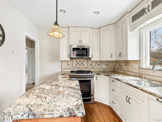166 Commonwealth St, Franklin Square, NY 11010 | MLS #979805 | Compass