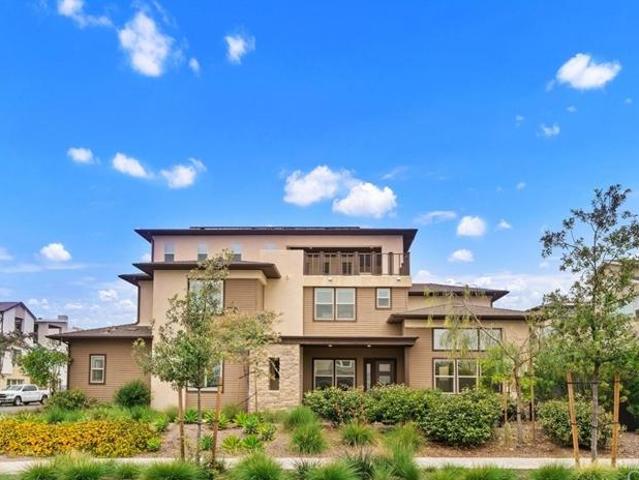 166 Crossover Irvine, CA 92618