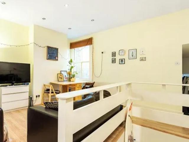 166 Acre Lane, London, SW2 5UL, United Kingdom | 3 bed house for rent #167641137 | Rentberry