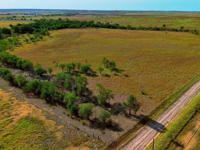 166 Acres Nw Mobeetie, TX 79065