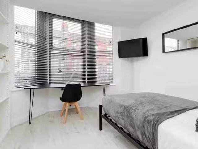 166 Alderson Road, L15 6 Beds 5 Baths