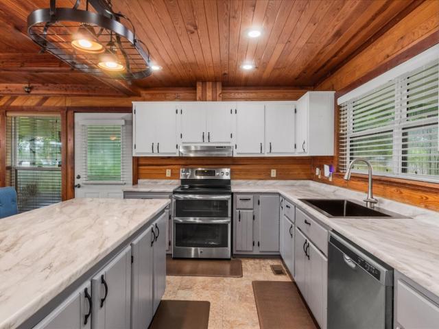166 Beechview Dr