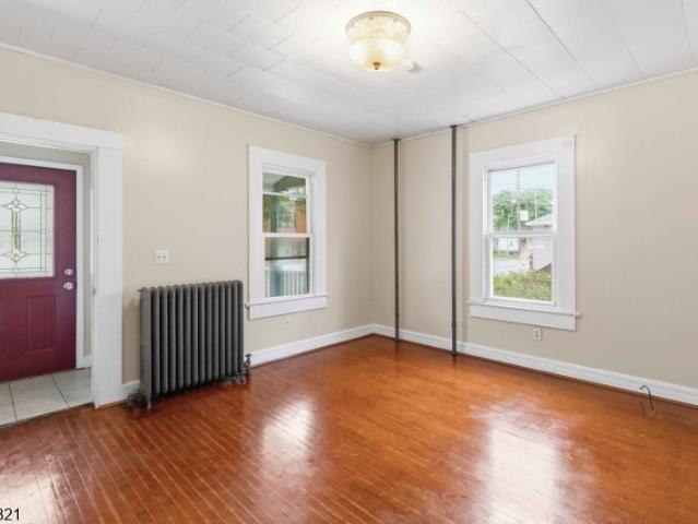166 E Blackwell St
