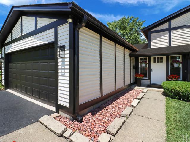 166 E Cunningham Drive