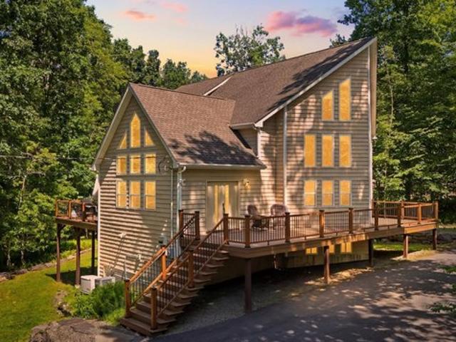 166 Eagle Rock Rd, Lackawaxen, PA 18435