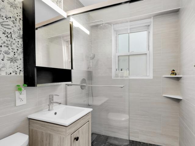 166 East 35th Street, Unit 12E
