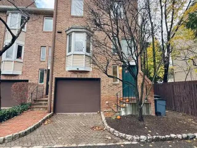 166 Forest Street, 166, Stamford, CT 06901