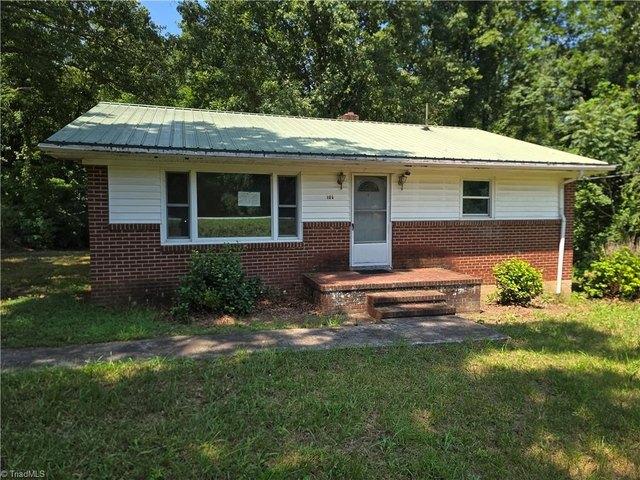 166 Fisher Hill Rd, Eden, NC 27288