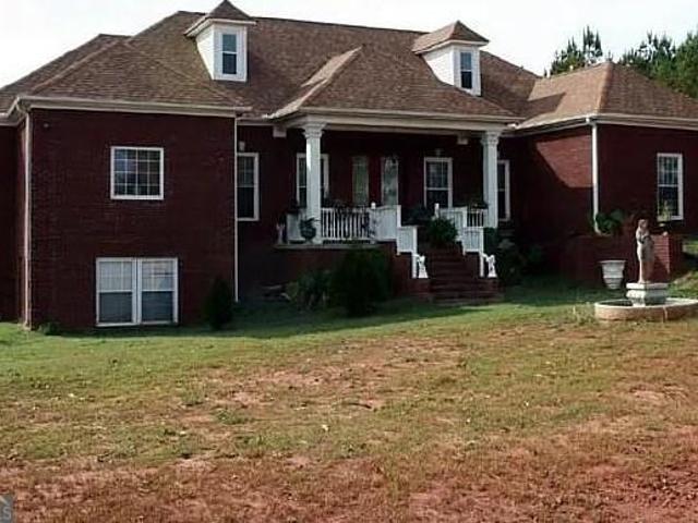 166 Freedom Ln, Commerce, GA 30530