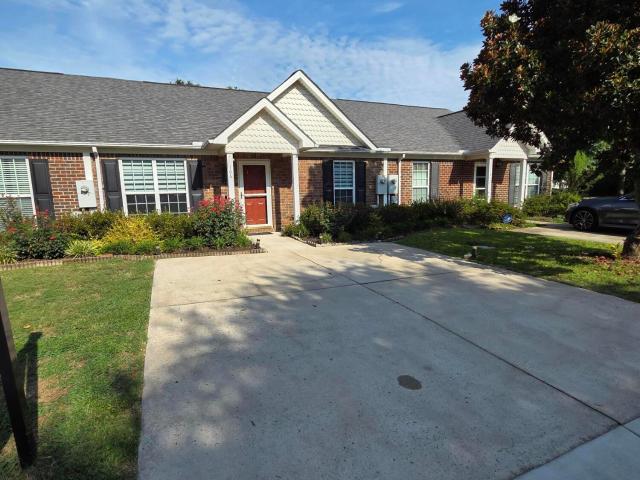 166 Kendallwood Court SE