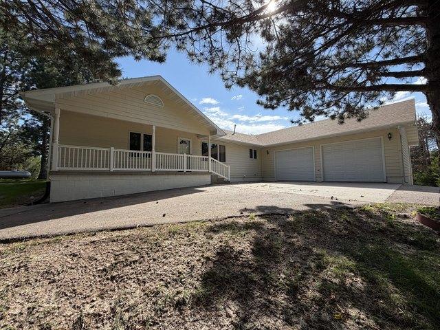 166 Hillcrest Dr, North Platte, NE 69101