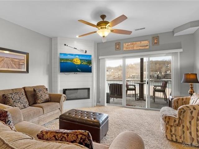 166 Oak Harbor Dr Unit 2B, Camdenton, MO 65020