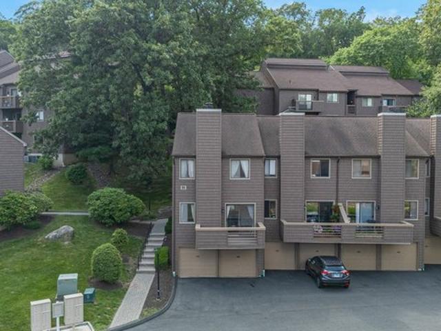 166 Old Brookfield Rd Unit 11 1, Danbury, CT 06811