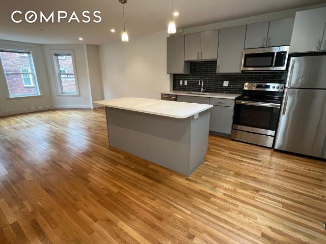 166 Newbury St 4R, Boston, MA