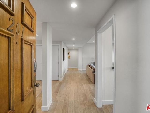 166 S Hayworth Ave Apt 201, Los Angeles, CA 90048