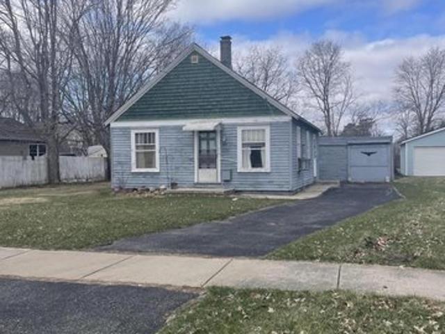 166 S Pleasant St, Lowell, MI 49331