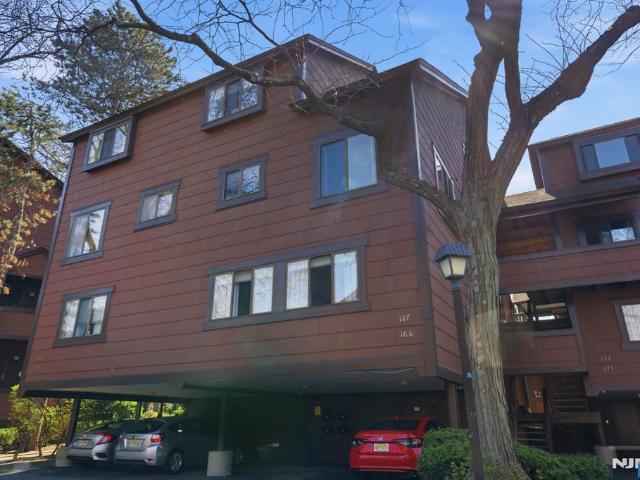 166 Sandcastle Ky, Secaucus, NJ 07094 | MLS #26011 | Compass