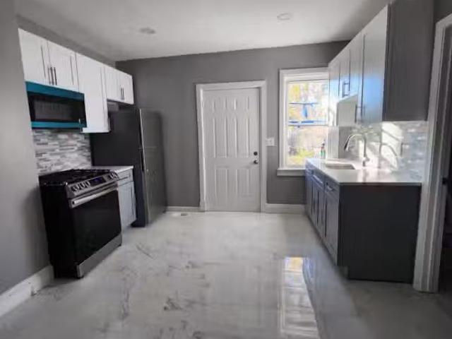 166 Spring St #1R, New Haven, CT 06519