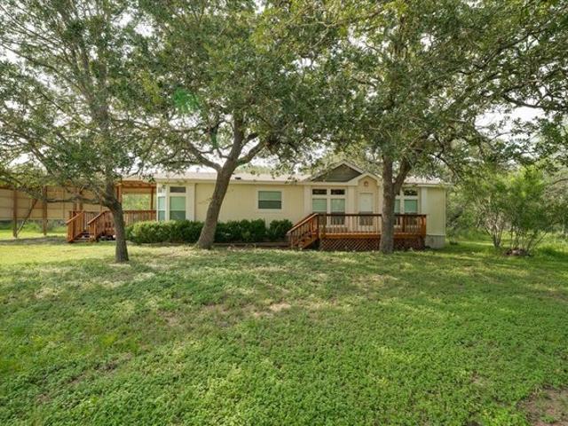 166 Paint Brush Trl, Lockhart, TX 78644
