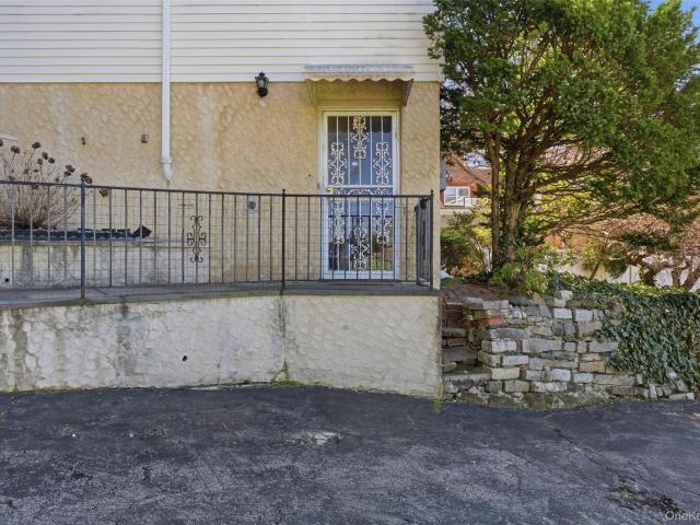 166 Park Hill Ave, Unit 1, Yonkers, NY 10705 | MLS #982382 | Compass