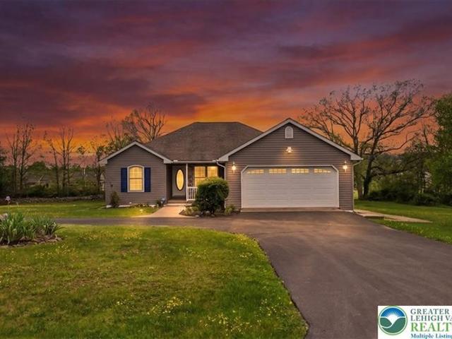 166 Regency Ln, Chestnuthill Township, PA 18322
