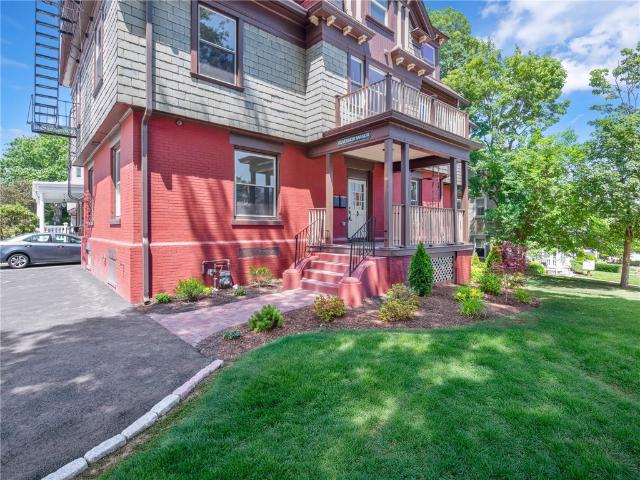 166 Waterman Street 3