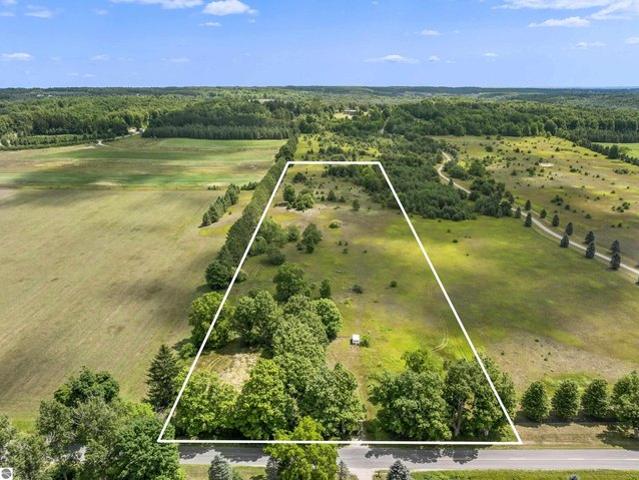 16743 Marilla Rd, Copemish, MI 49625