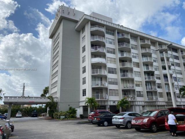 16740 9th Ave NE #401, North Miami Beach, FL 33162