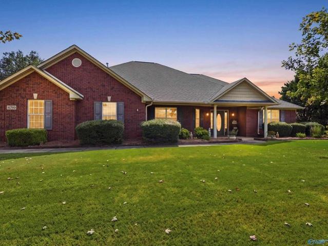 16740 Bellewood Dr, Athens, AL 35613